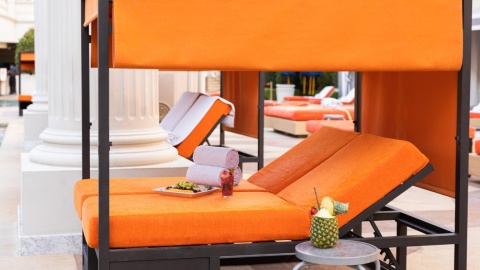 Caesars Palace Pool Swim Up Bar