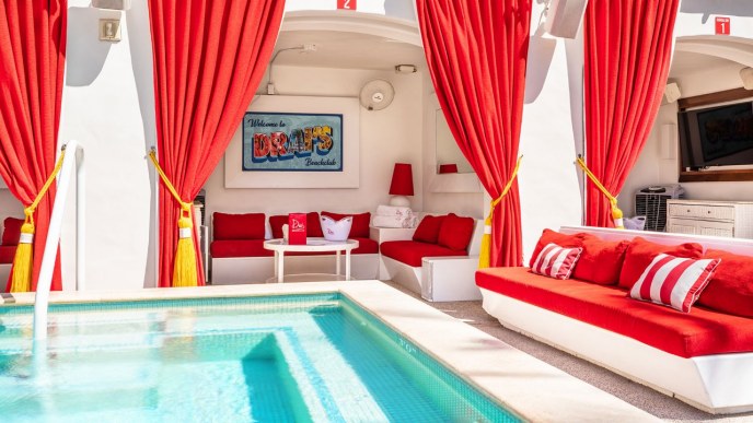 Drai's Pool - Adults Only Pool in Las Vegas | The Cromwell Hotel Las Vegas