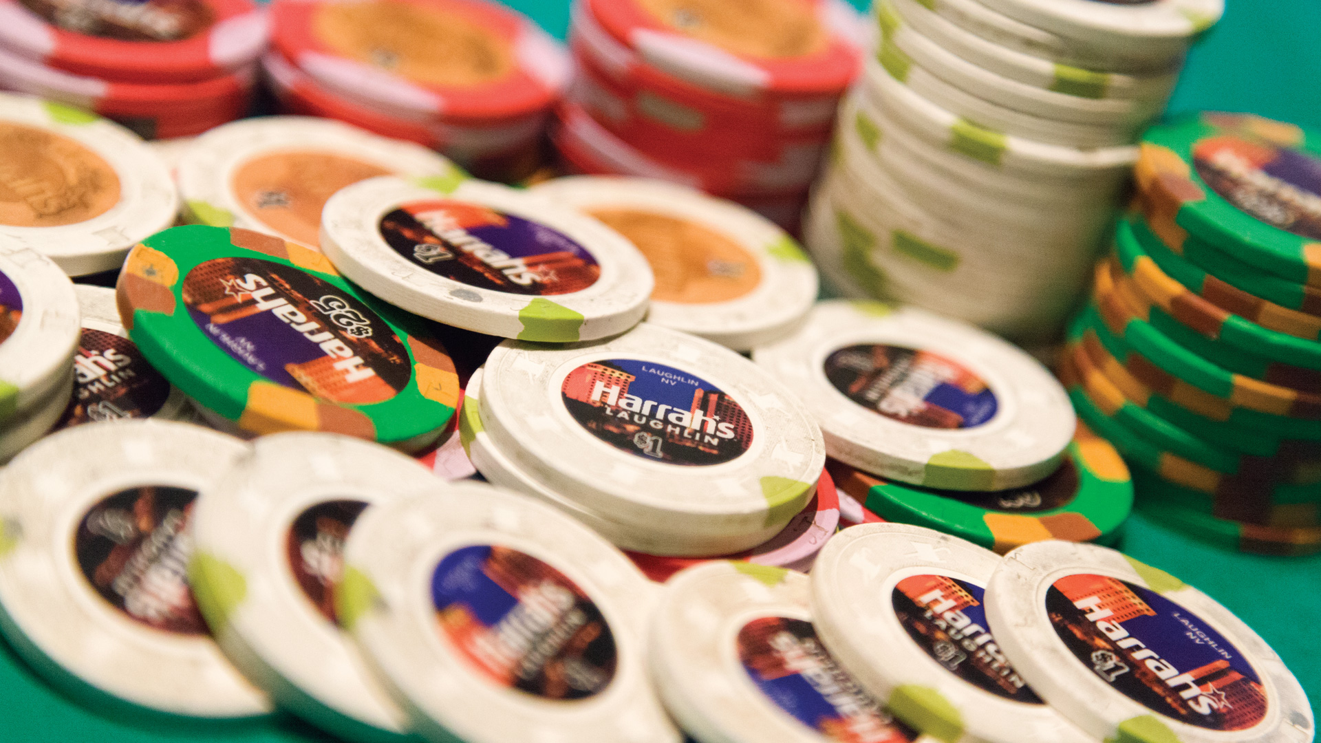 Laughlin Rooms & Suites - Beach & Riverfront | Harrah's Laughlin