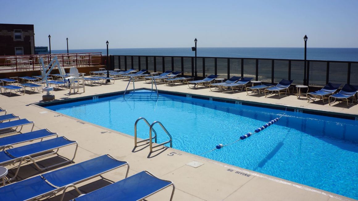 Caesars Atlantic City Pool